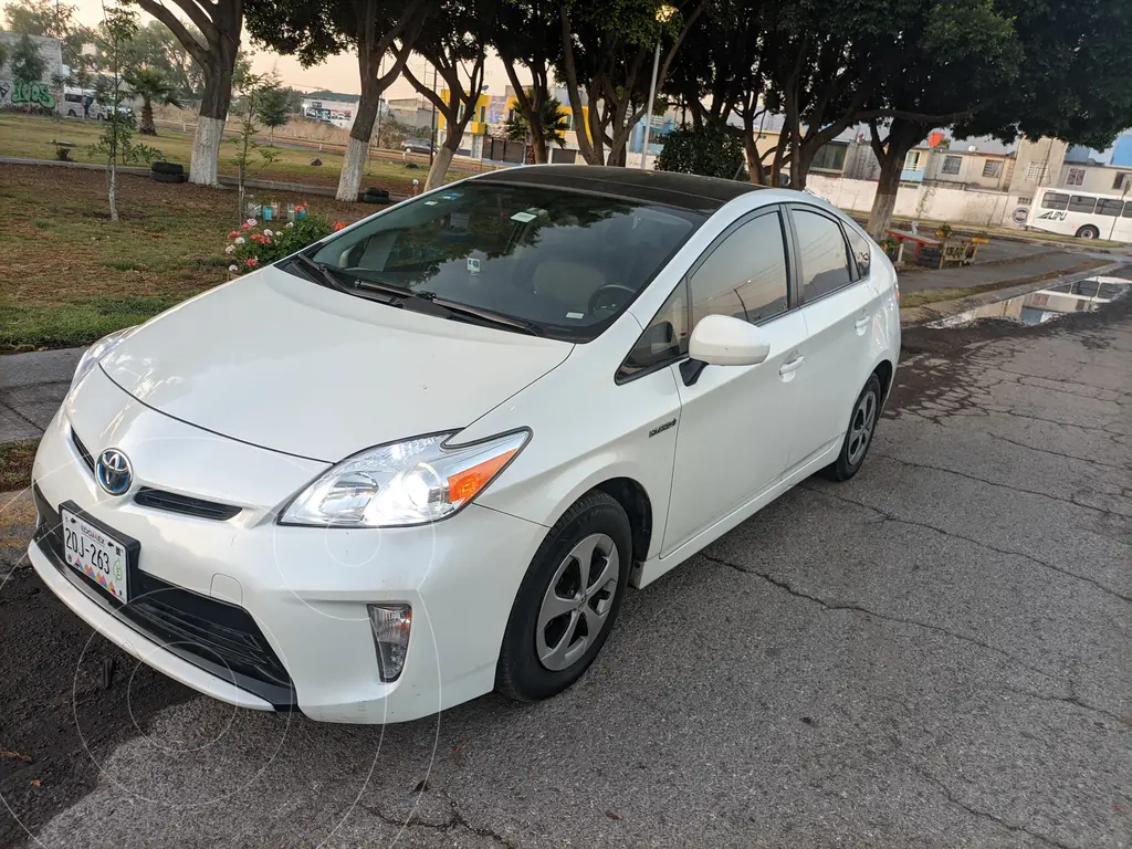 Toyota Prius Premium SR usado (2015) color Blanco Perla precio $240,000