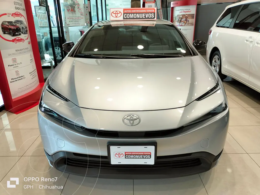 Toyota Prius Base usado (2023) color plateado precio $470,000