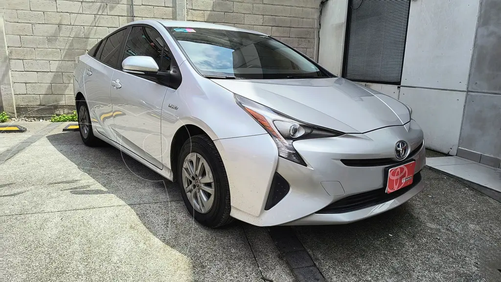 Toyota Prius Premium usado (2016) color plateado precio $275,000