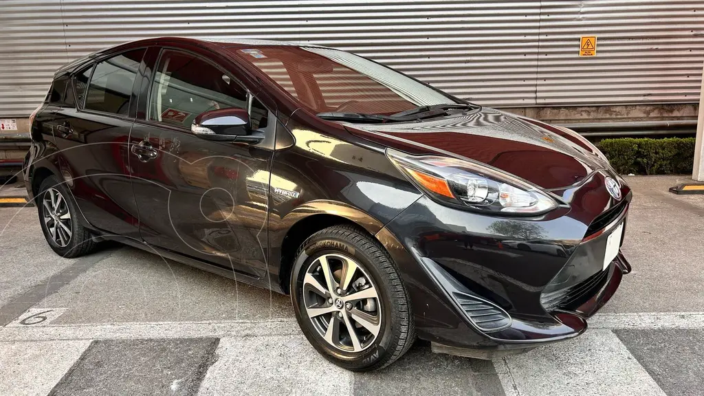 Toyota Prius Premium usado (2018) color Negro precio $240,000