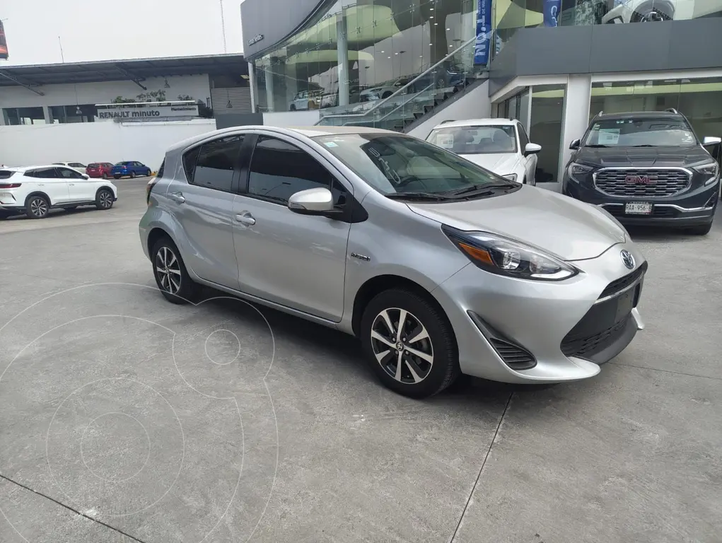 Toyota Prius Premium usado (2018) color plateado precio $240,000