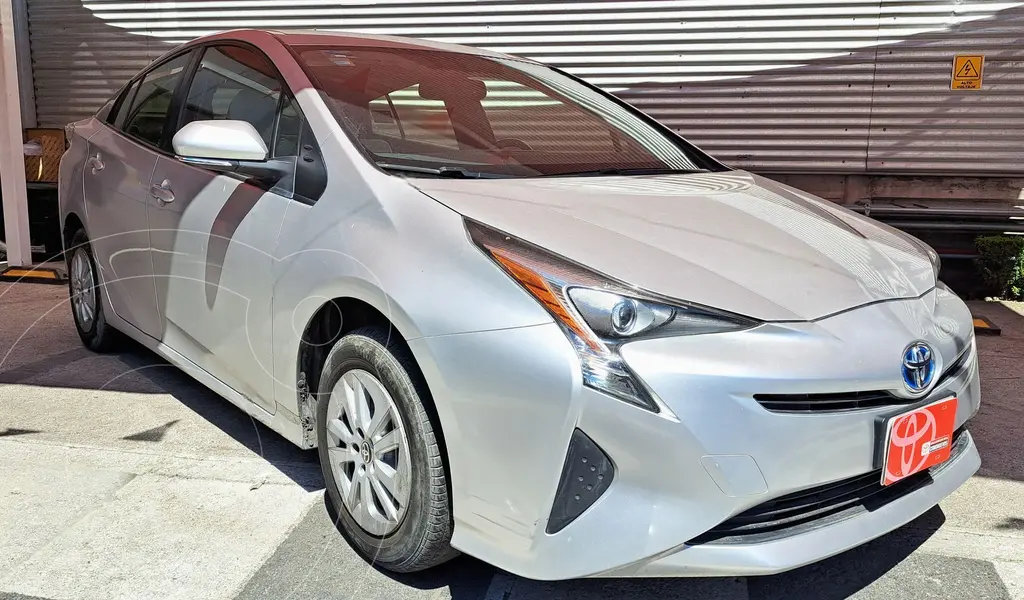 Toyota Prius Premium usado (2018) color plateado precio $360,000