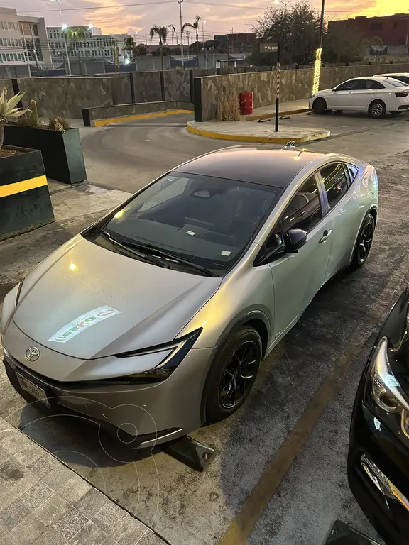 Toyota Prius Premium usado (2024) color Plata Metalico precio $497,000