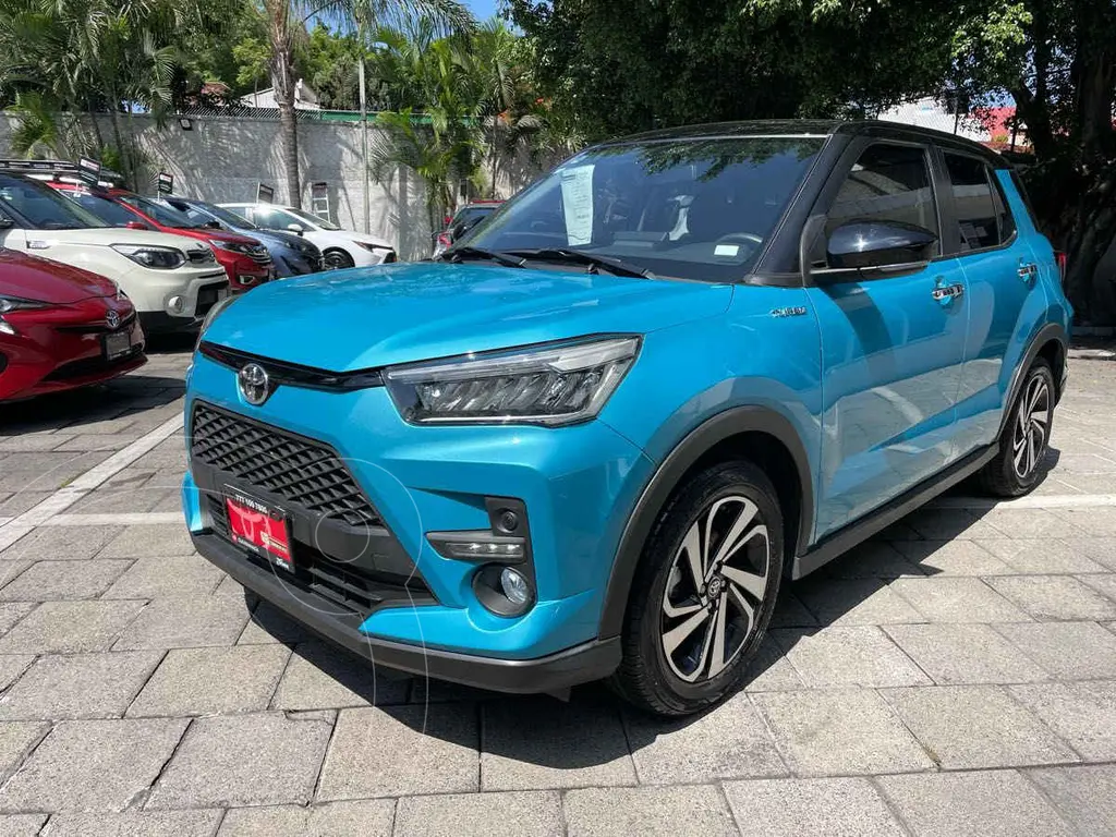 Toyota Raize XLE Aut Bi-Tono usado (2024) color Verde precio $390,000
