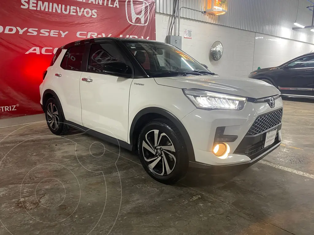 Toyota Raize XLE Aut Bi-Tono usado (2023) color Blanco precio $347,000