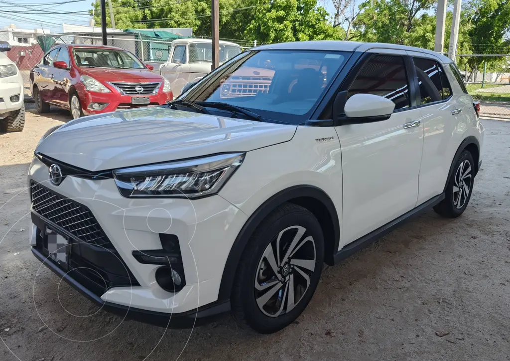 Toyota Raize XLE Aut usado (2023) color Blanco precio $315,000