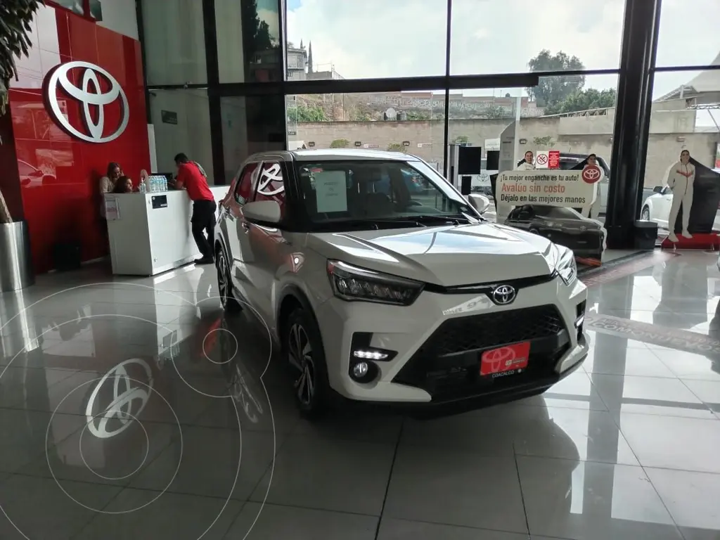 Toyota Raize XLE usado (2022) color Blanco precio $338,000