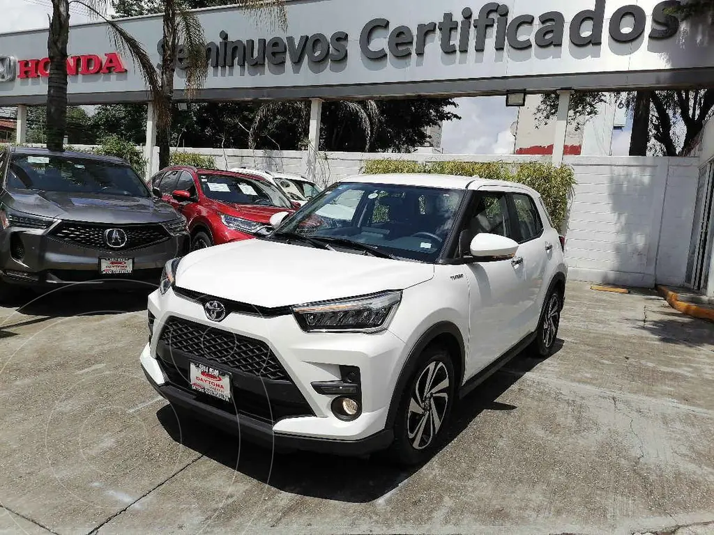 Toyota Raize XLE Aut usado (2024) color Blanco precio $376,000