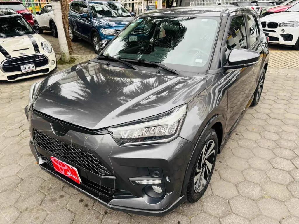 Toyota Raize XLE Aut usado (2022) color Gris precio $307,000