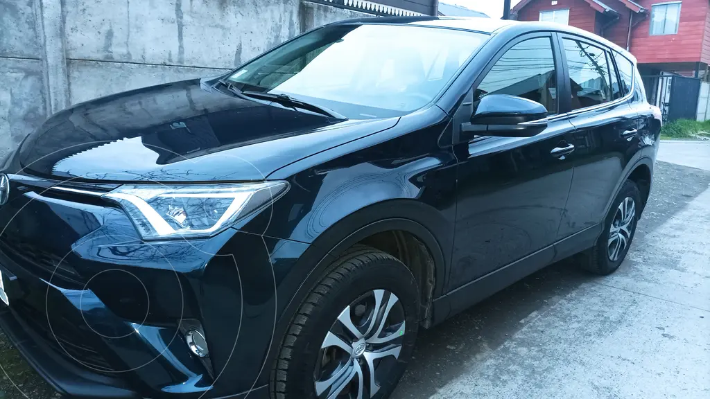 Toyota Rav4 2.0 Lujo 4X2 usado (2017) color Azul precio $13.500.000