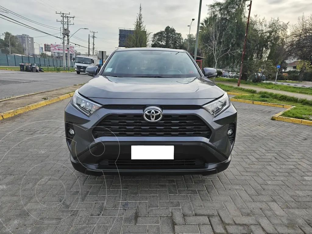 Toyota Rav4 2.0L LE usado (2021) color Gris precio $20.000.000