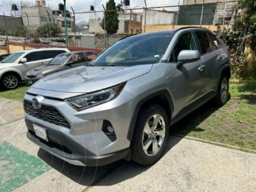 Toyota RAV4 Limited Hybrid usado (2021) color Plata precio $620,000