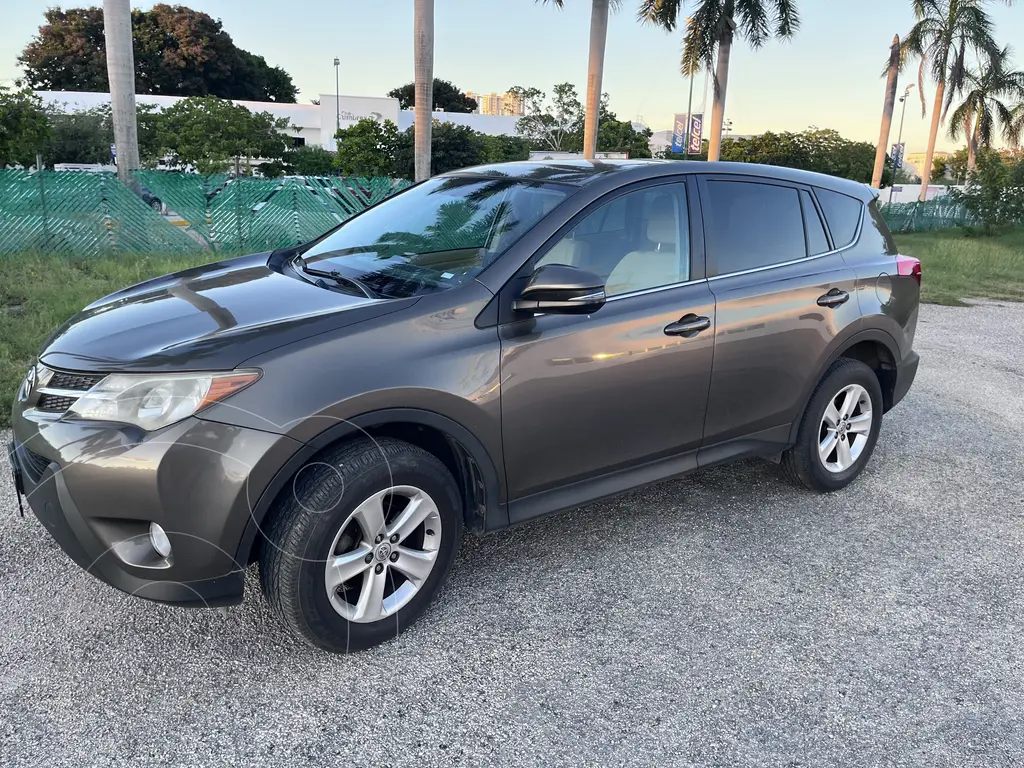 Toyota RAV4 2.5L Base usado (2013) color Bronce precio $275,000