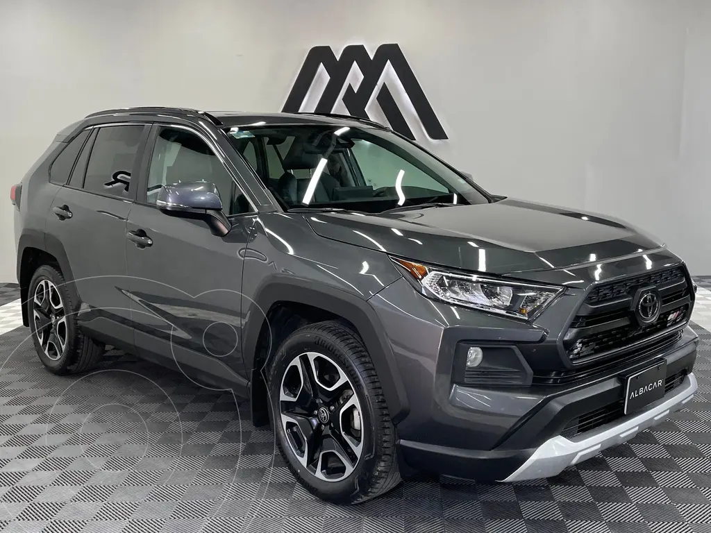 Toyota RAV4 Adventure usado (2021) color Gris precio $529,999