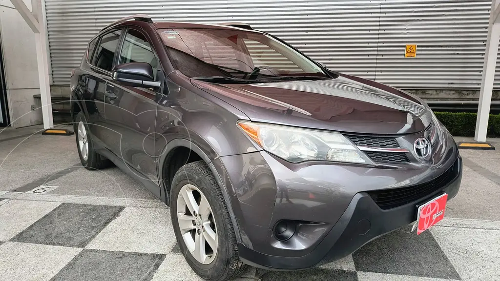 Toyota RAV4 LE usado (2013) color Gris Oscuro precio $220,000
