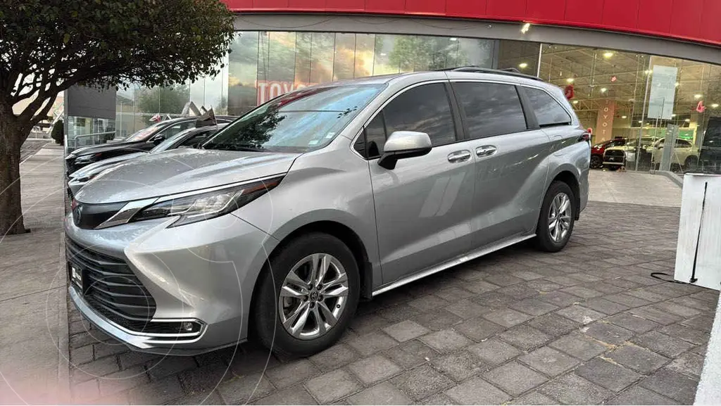Toyota Sienna HEV XLE Piel financiado en mensualidades enganche $225,481 mensualidades desde $23,994