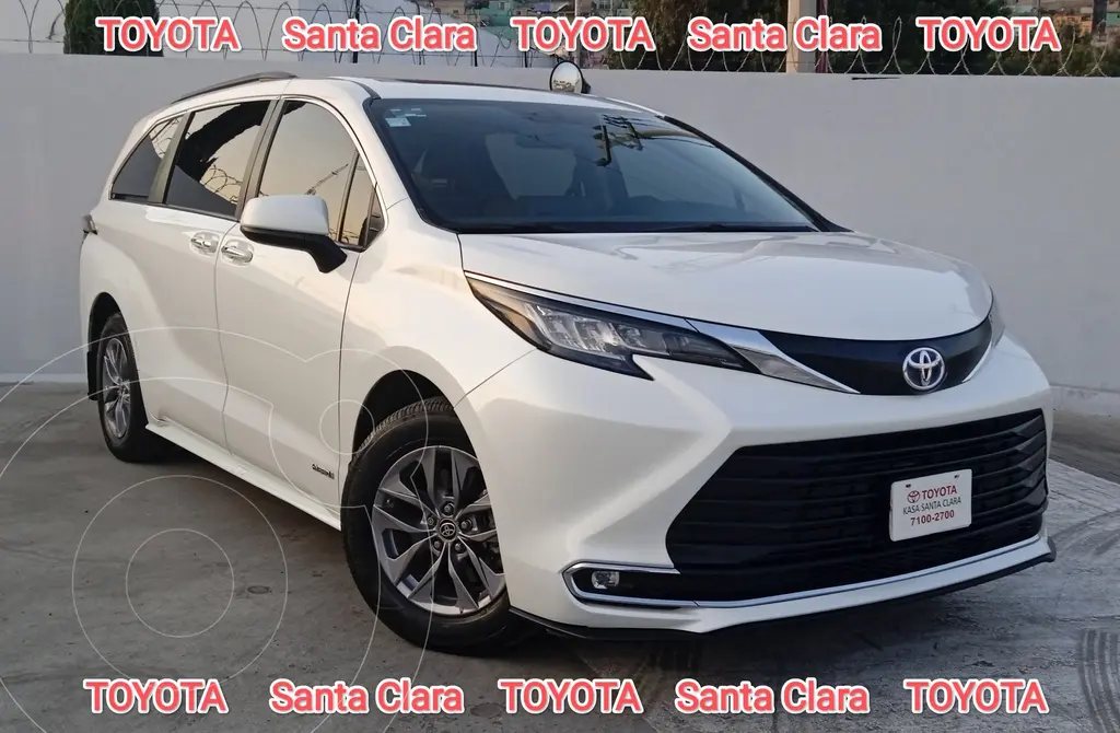 Toyota Sienna HEV XLE Piel usado (2021) color Blanco precio $789,000