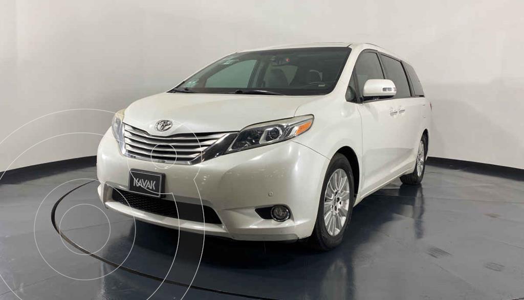 Toyota Sienna Limited 3.5L usado (2015) color Beige precio $402,999