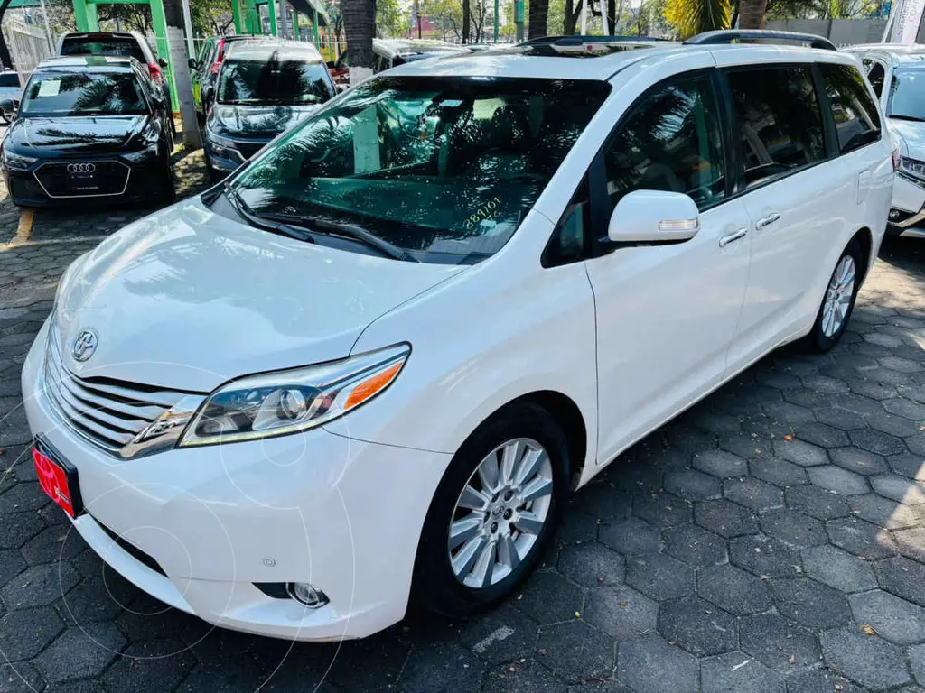 Toyota Sienna Limited 3.5L usado (2017) color Blanco precio $499,000