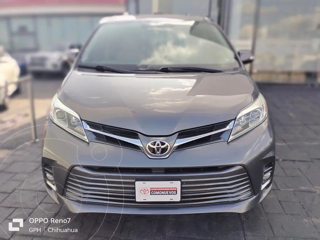 Toyota Sienna Limited 3.5L usado (2018) color Gris precio $628,000