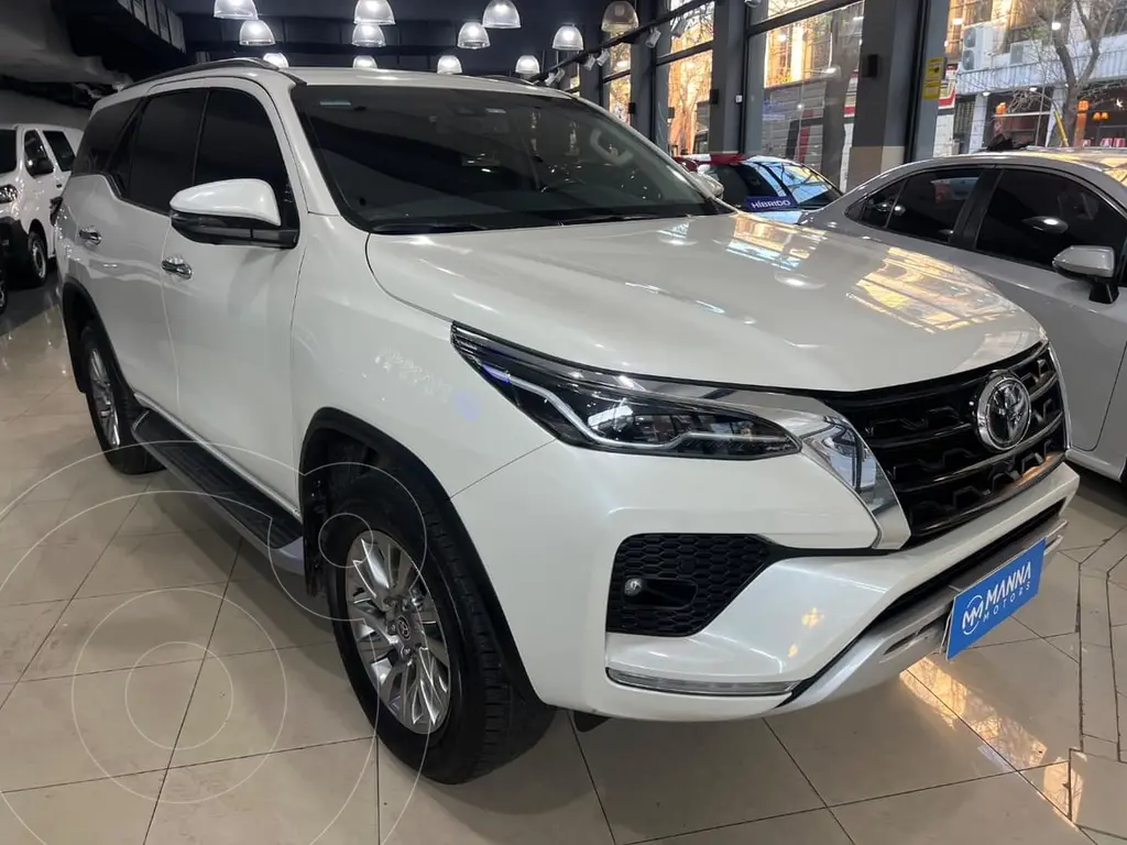 Toyota SW4 HILUX SW4 TDI SRX AUT L/21 usado (2022) color Blanco precio ...