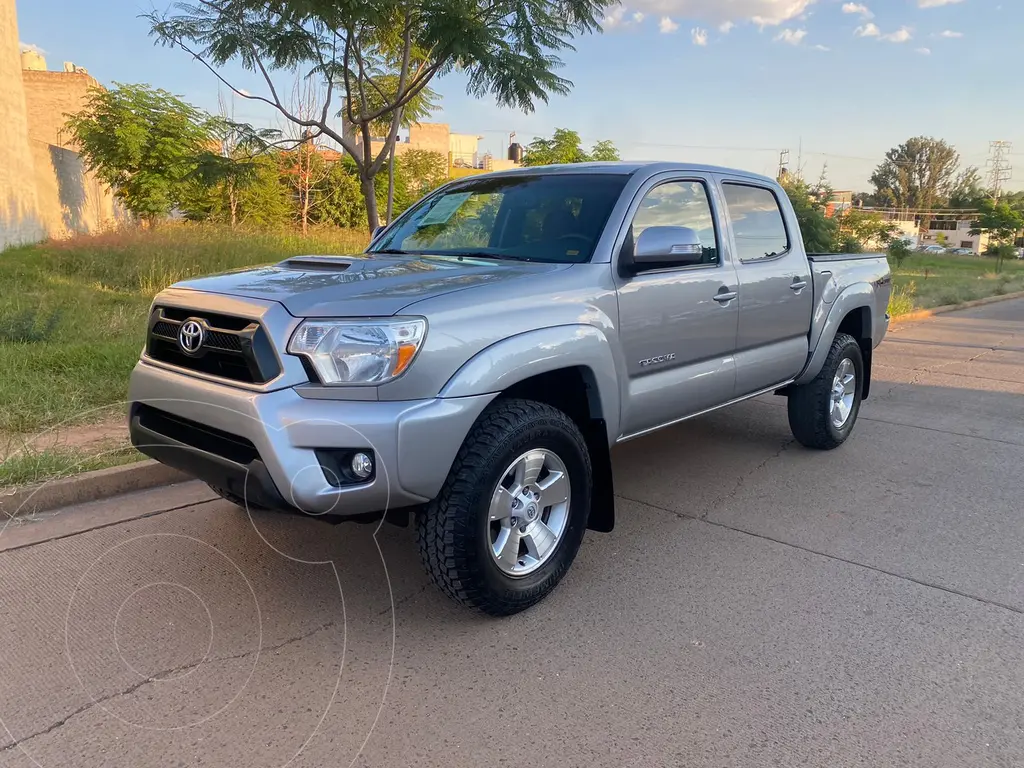 Toyota Tacoma TRD Sport usado (2015) color Plata precio $415,000