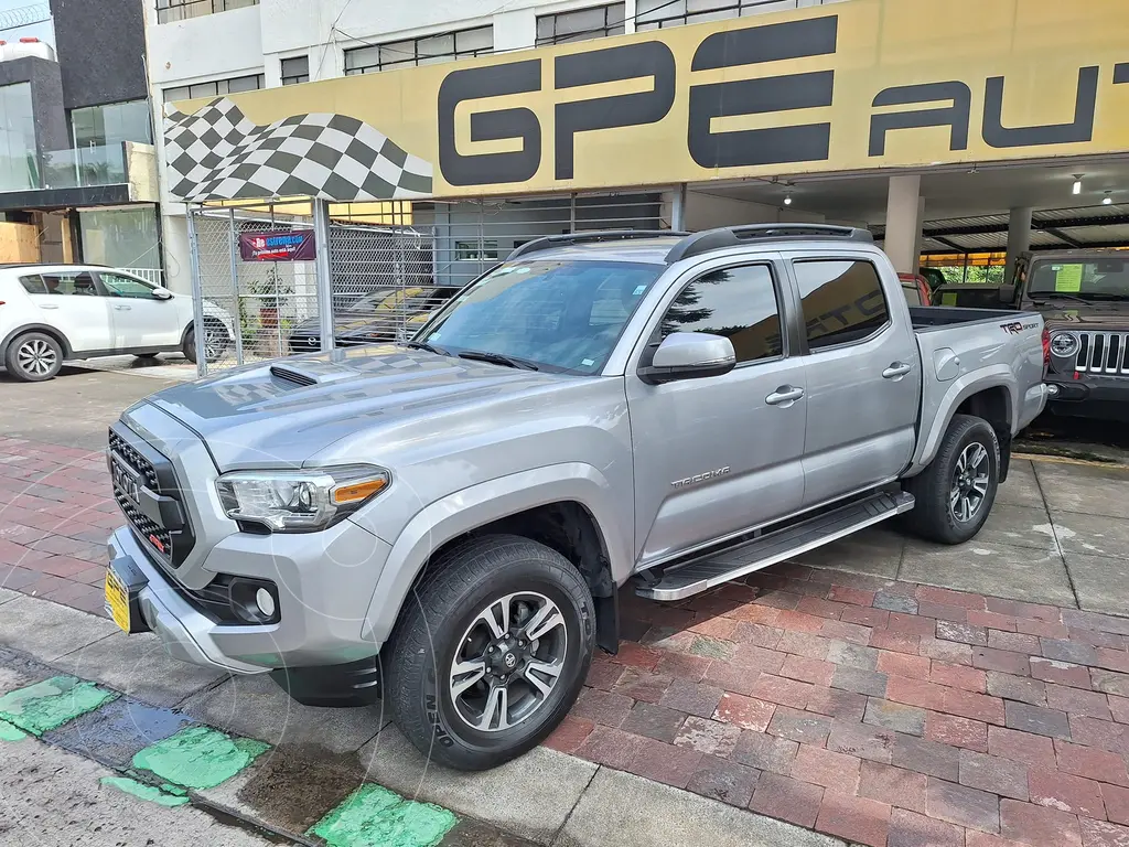 Toyota Tacoma TRD Sport usado (2019) color Plata precio $610,000