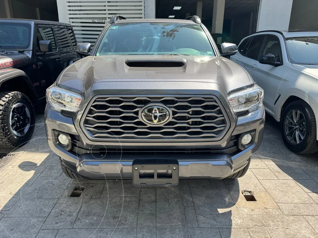 Toyota Tacoma Edicion Especial 4x4 usado (2021) color Gris precio $814,900