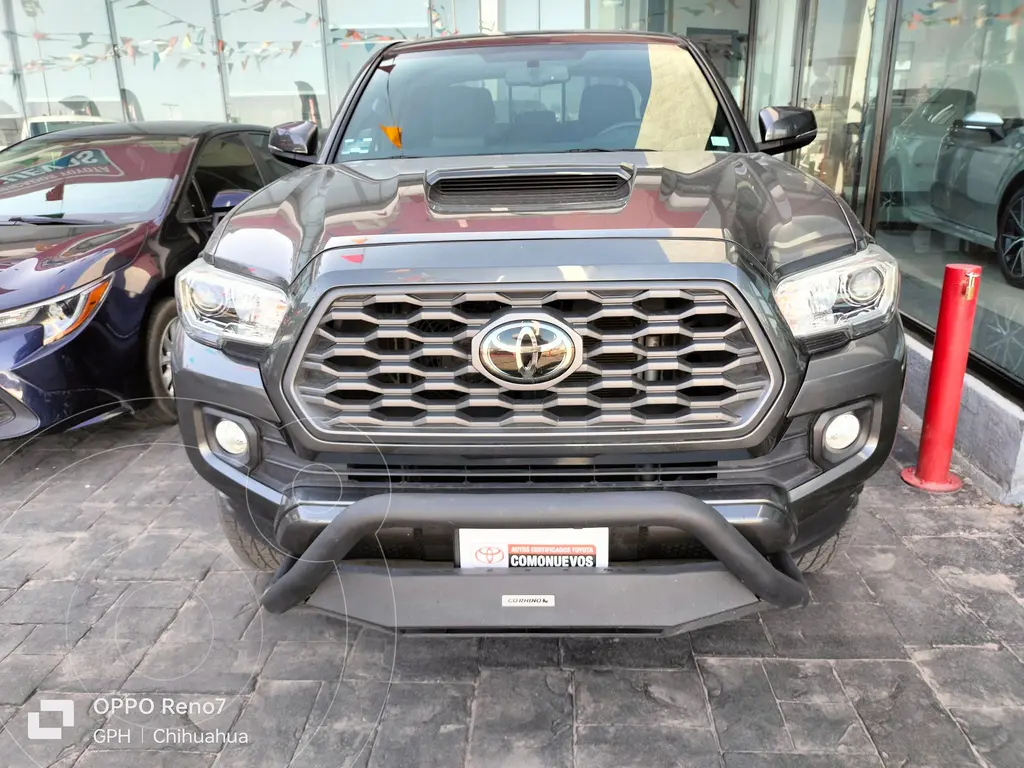 Toyota Tacoma Sport 4x2 usado (2021) color Gris precio $665,000