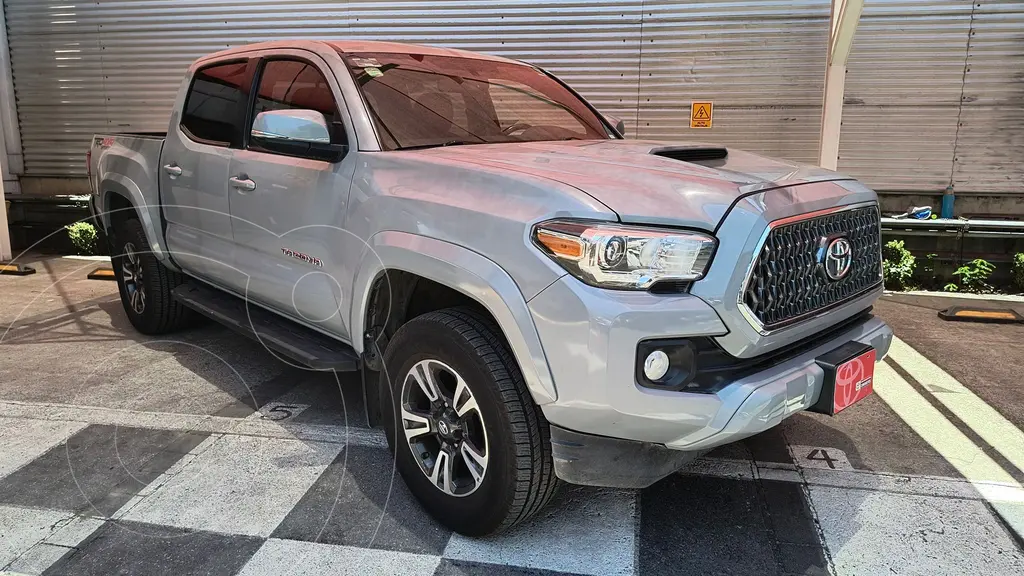 Toyota Tacoma TRD Sport usado (2019) color Gris precio $570,000