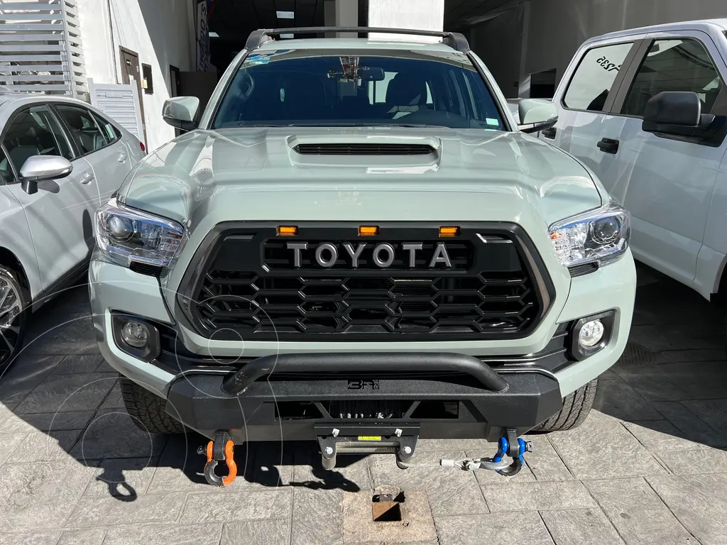 Toyota Tacoma Sport 4x2 usado (2023) color Gris precio $795,000