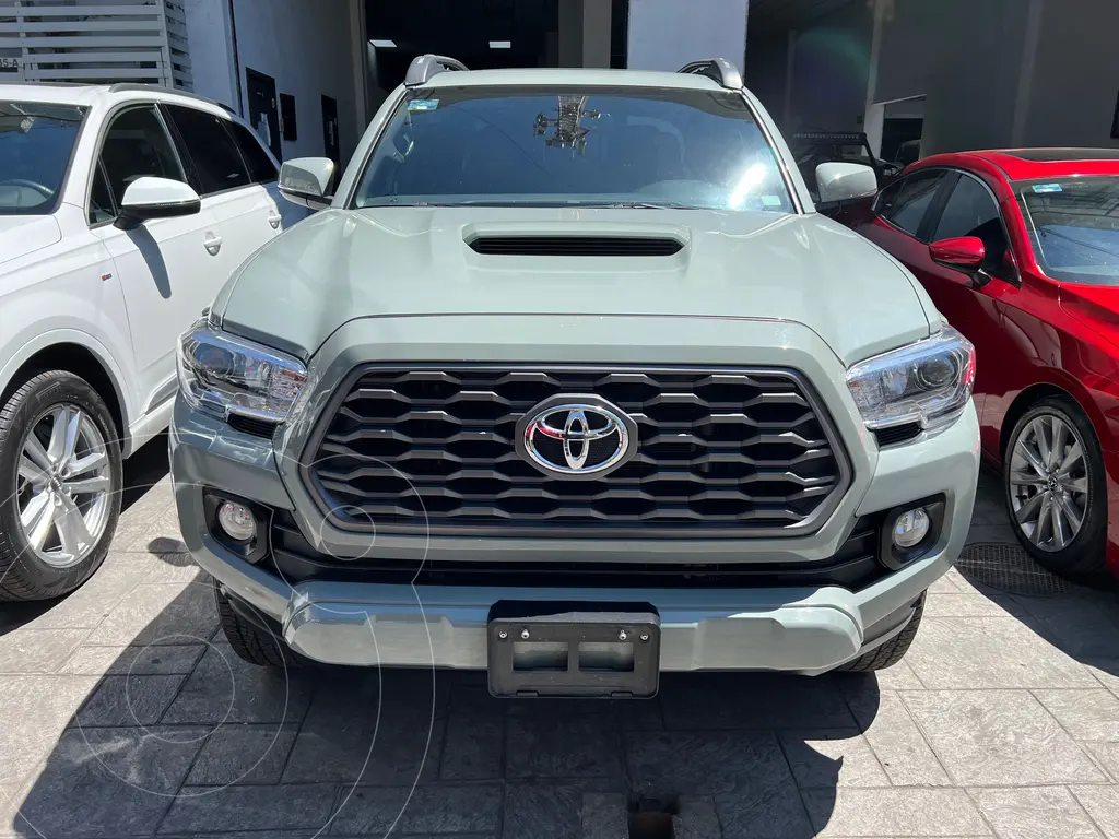 Toyota Tacoma Edicion Especial 4x4 usado (2022) color Gris precio $834,900