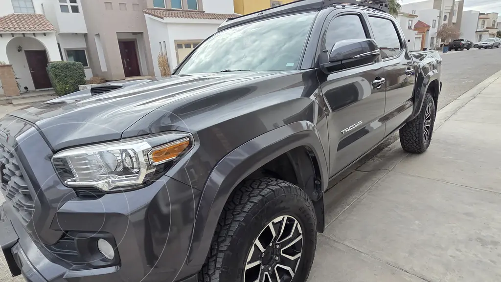 Toyota Tacoma Sport 4x4 usado (2020) color Gris precio $645,000