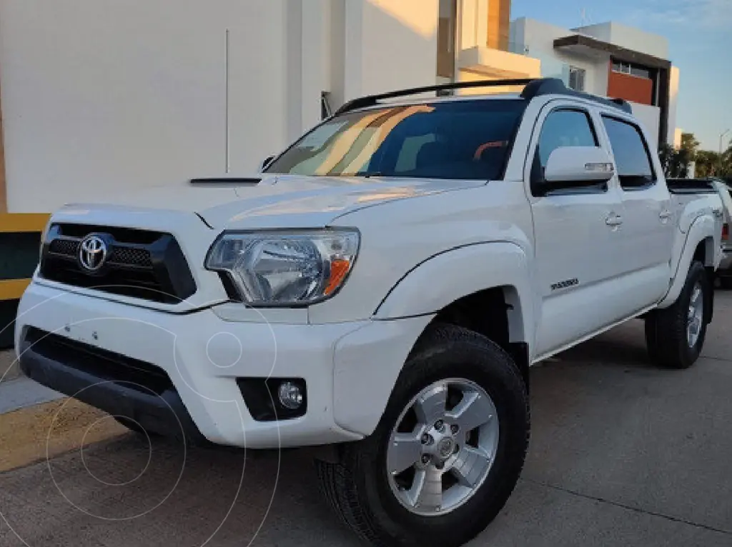 Toyota Tacoma TRD Sport 4x4 usado (2015) color Blanco precio $390,000