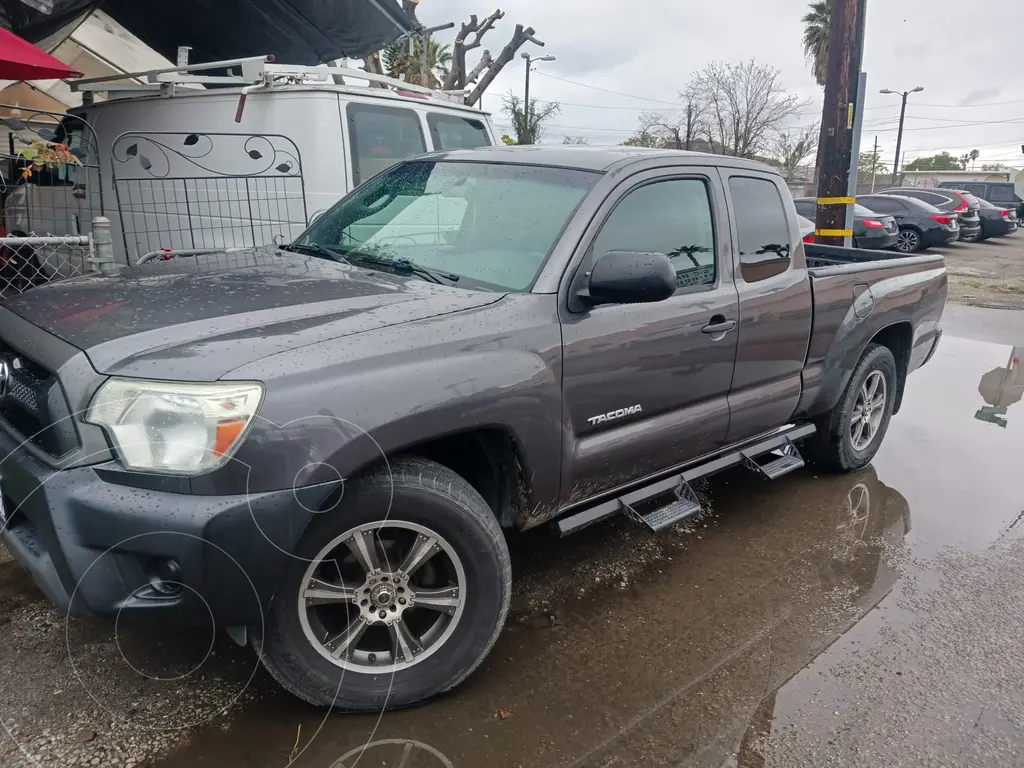 Toyota Tacoma Sport 4x2 usado (2014) color Gris precio $350,000
