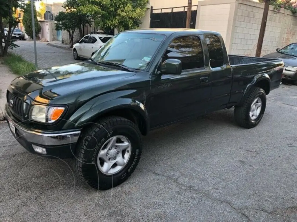 Toyota Tacoma TRD Sport 4x4 usado (2001) color Verde precio $105,000