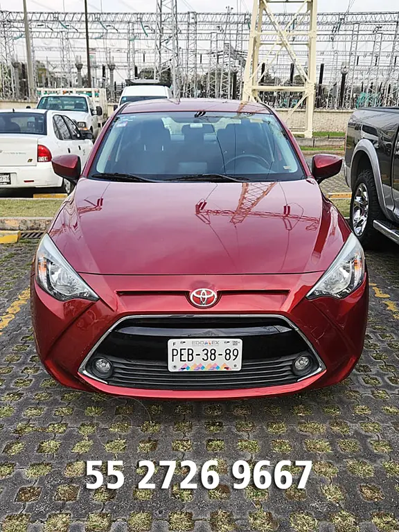 Toyota Yaris R LE Aut usado (2018) color Rojo precio $250,000