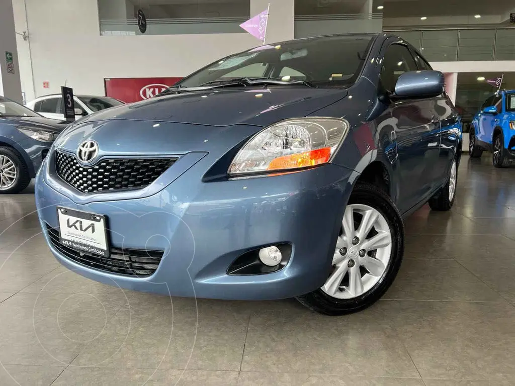 Toyota Yaris Sedan Premium Aut usado (2014) color Azul precio $185,000