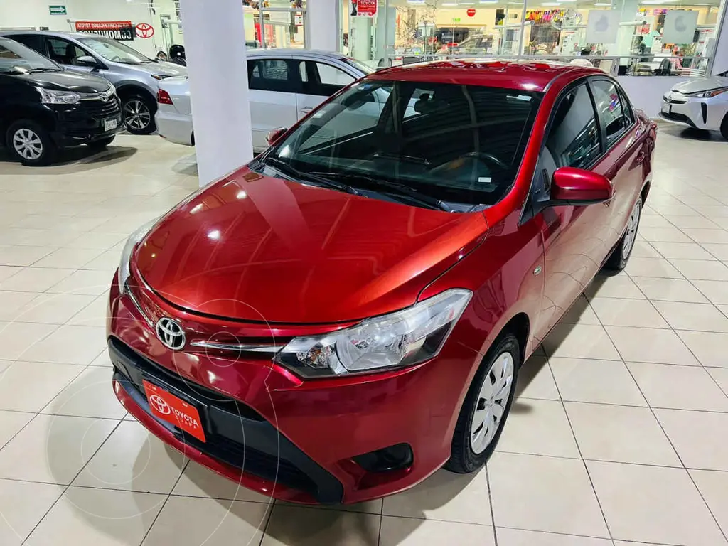 Toyota Yaris Sedan Core Aut usado (2017) color Rojo precio $227,000