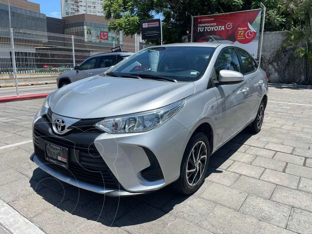 Toyota Yaris Sedan Core Aut usado (2021) color Plata precio $310,000