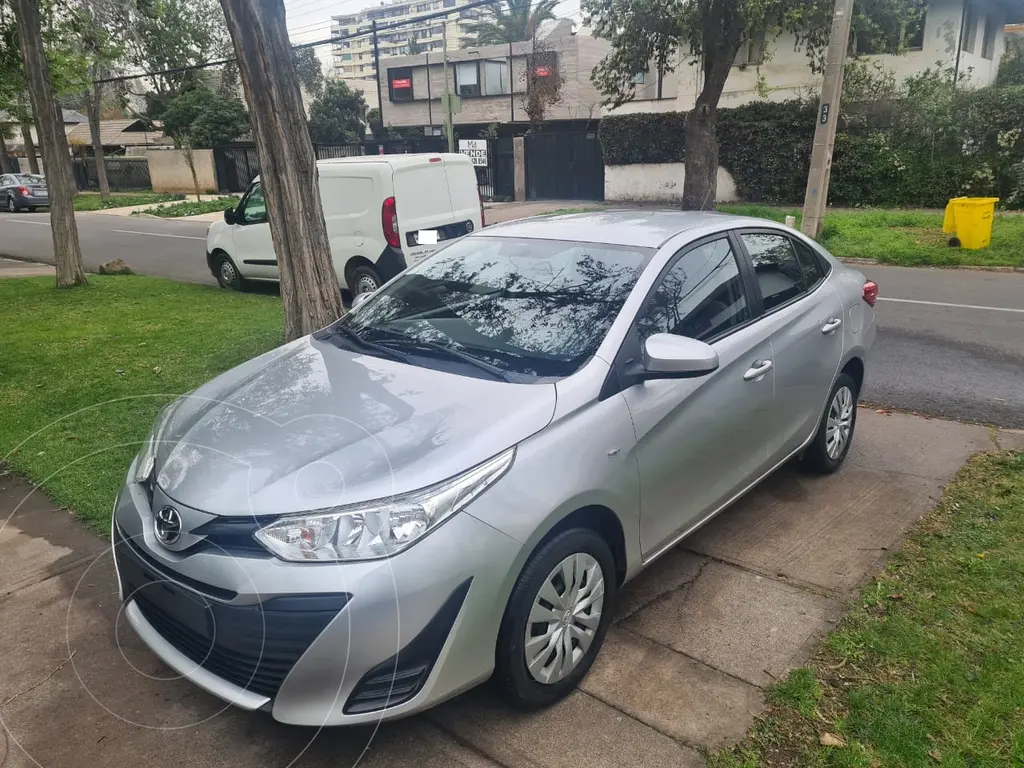 Toyota Yaris 1.5L GLi Aut usado (2018) color Plata precio $9.499.000