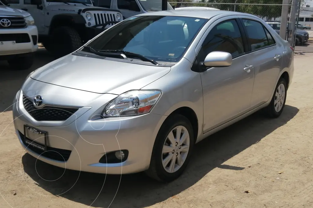 Toyota Yaris 5P 1.5L Premium Aut usado (2016) color Plata precio $169,000