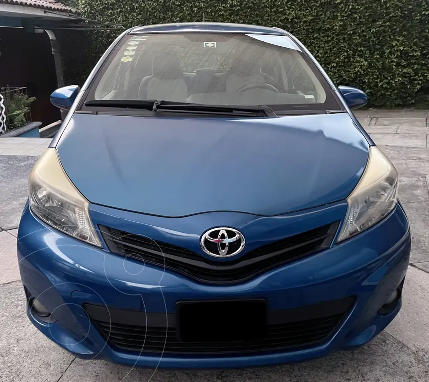 Toyota Yaris 5P 1.5L Premium usado (2014) color Azul precio $135,000