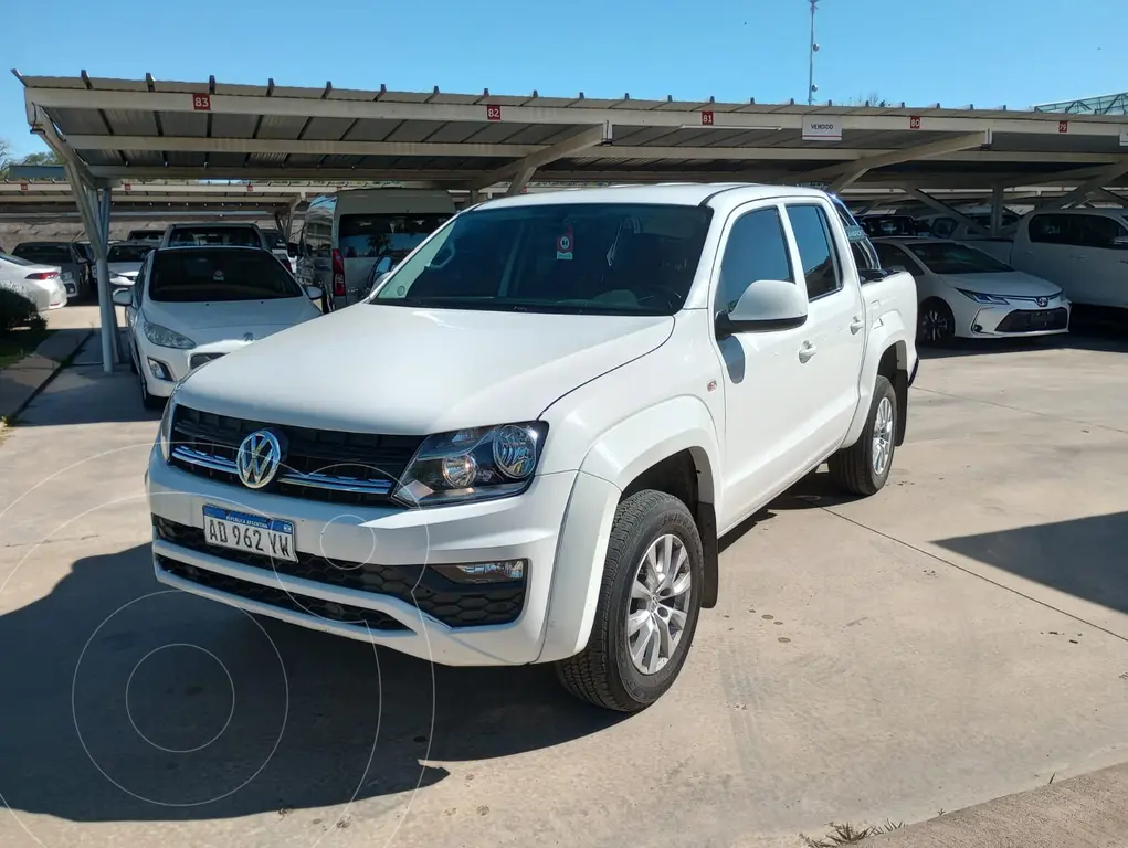 Volkswagen Amarok AMAROK 20TD 4X2 DC COM 180HP A L17 usado (2019) color Blanco precio $8.000.000