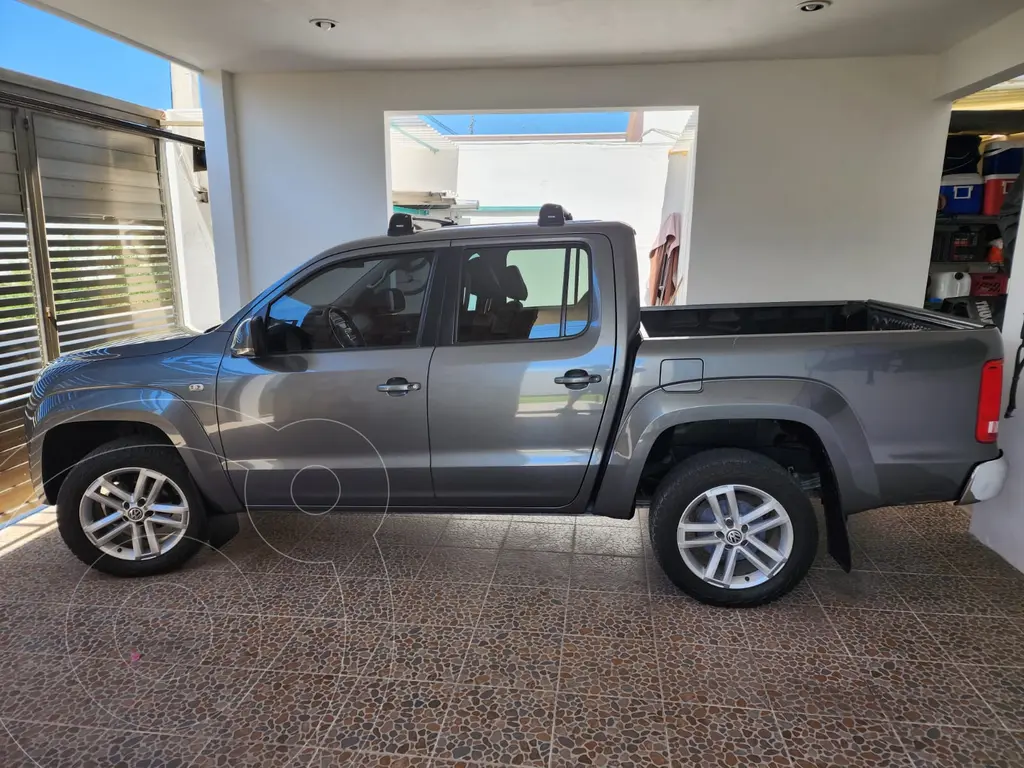 Volkswagen Amarok Highline Aut 4Motion usado (2017) color Gris precio ...