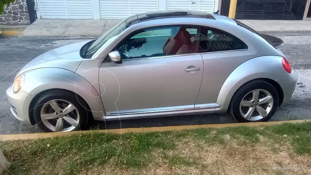 Volkswagen Beetle Sportline usado (2016) color Plata precio $230,000