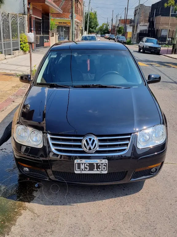 Volkswagen Bora 1.8 T Highline Cuero usado (2012) color Negro Onix ...