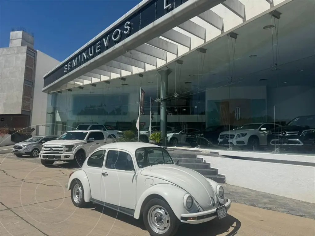 Volkswagen Bora SEDAN usado (2002) color Blanco precio $230,000