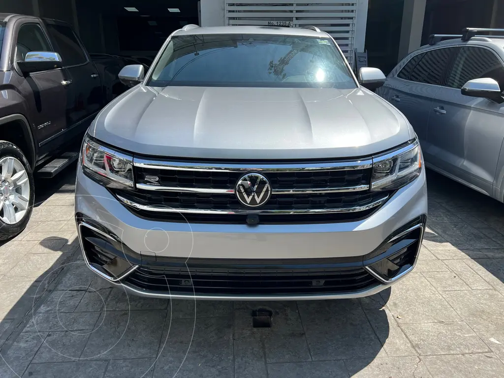Volkswagen Cross Sport R-Line usado (2023) color Plata precio $999,900