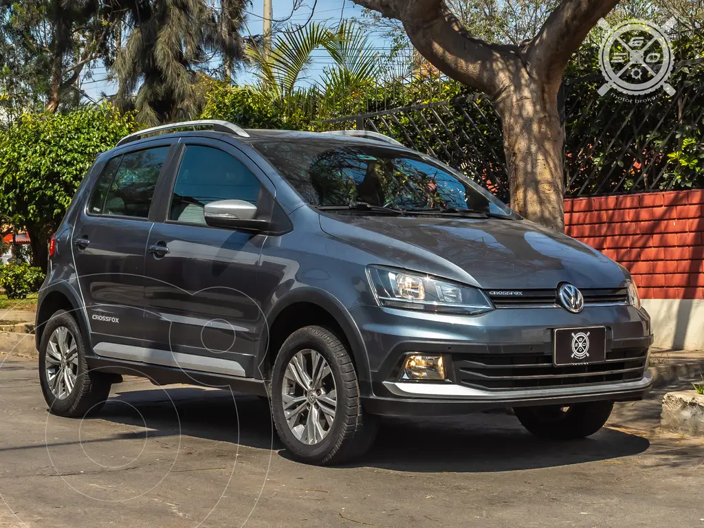 Volkswagen Crossfox 1.6L Highline usado (2017) color Gris precio u$s12,700